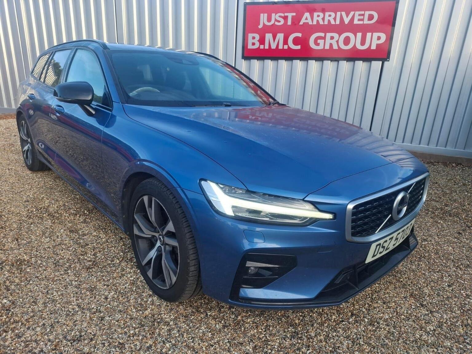 Used VOLVO V60 2019 Blue for sale - £17390 in Brooke Industrial Park ...